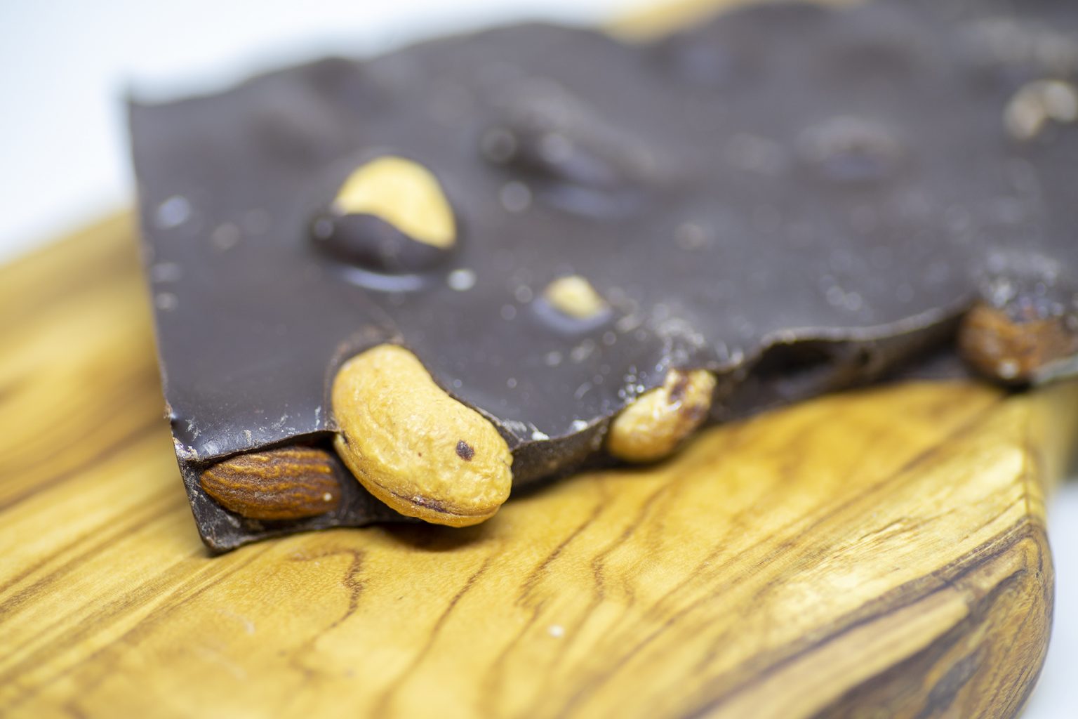 バレンタイン限定KOBE CHOCO「BUDDY CHOCOLATE ミックス缶」 | 旅カメラ